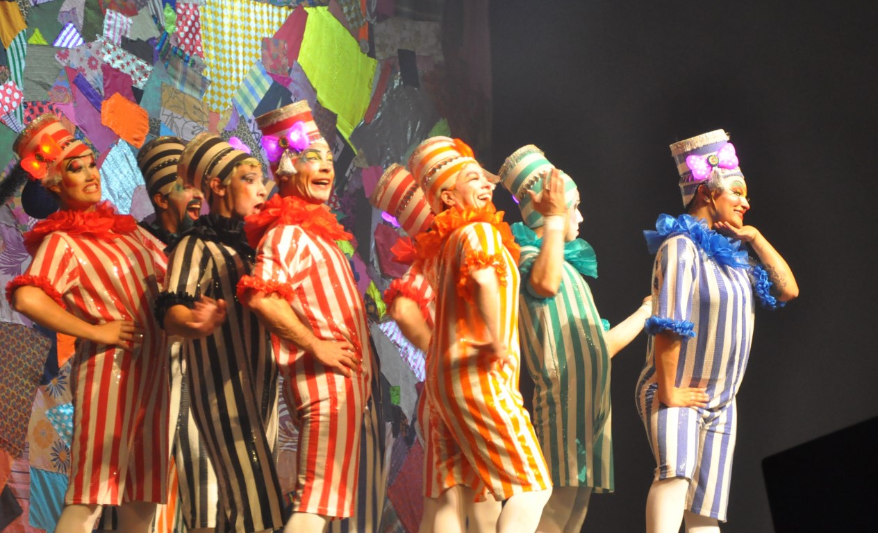 Tholl se apresenta e encanta plateia | FACCAT - Faculdades Integradas ...